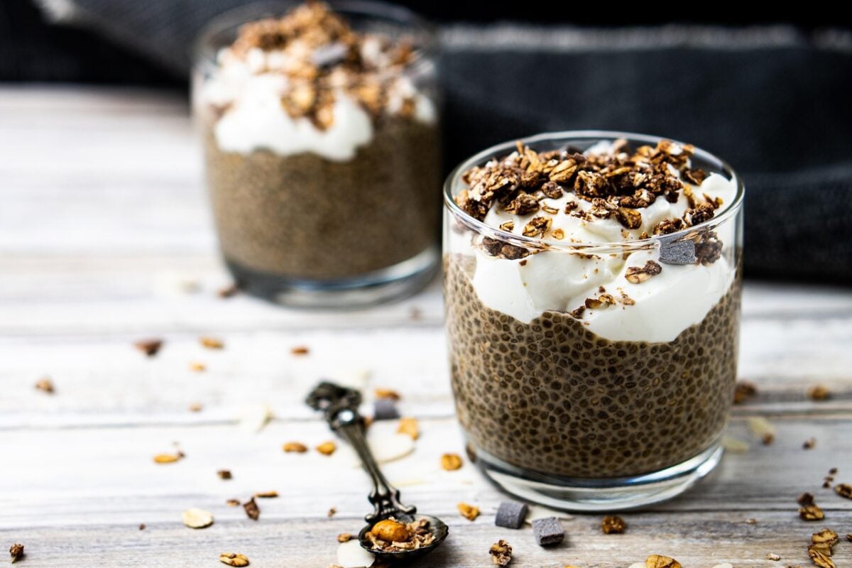 6 Chia Recipes That Keep You Full, Regular & Weirdly Obsessed - Earth's ...